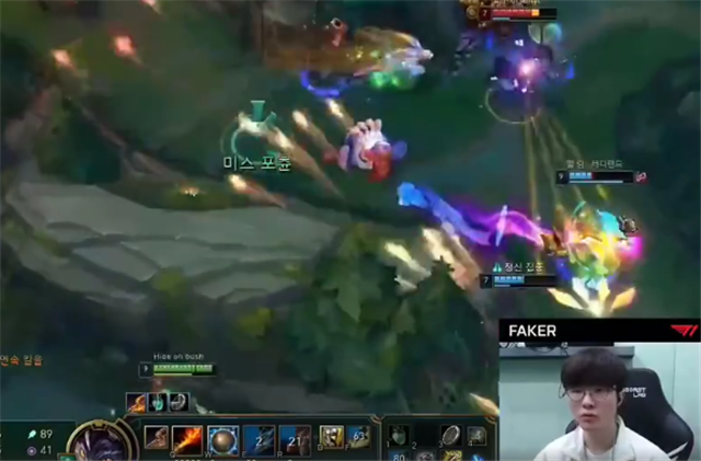 uzi用卡莎打完团，忍不住给自己鼓掌，faker却被他和xlb给气到