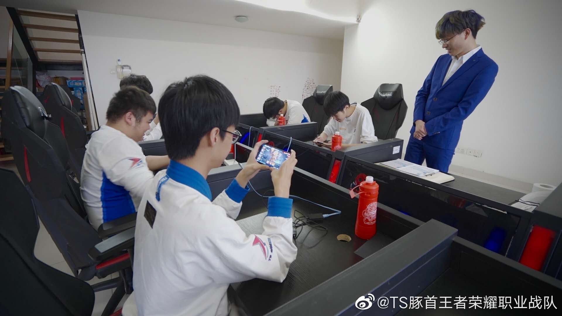 Ts“快乐”电竞却遭斥责，被指不尊重EDGM？自己太“菜”真不怪别人！