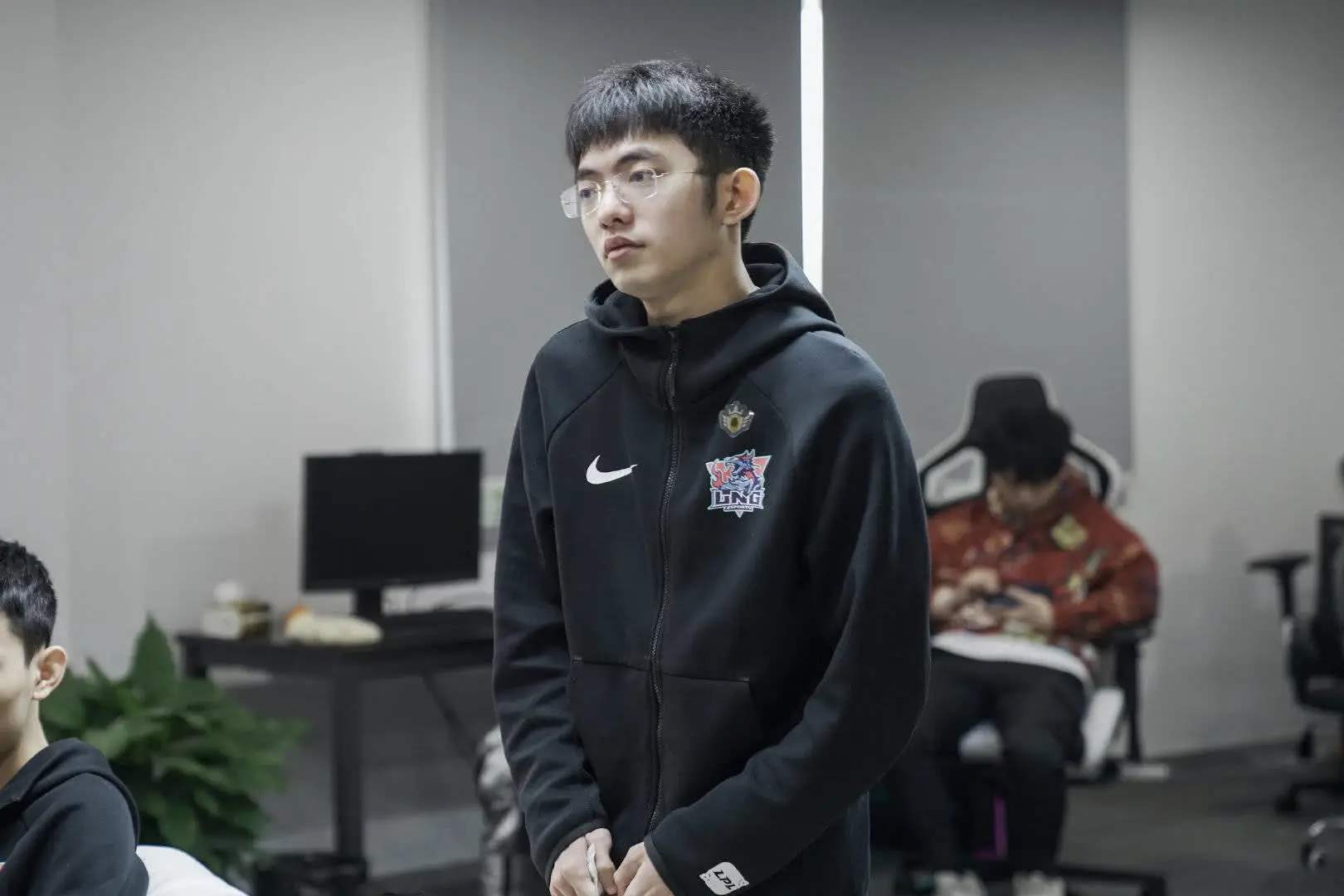 EDG新赛季阵容敲定，Scout留队，引入一个韩援大腿AD！