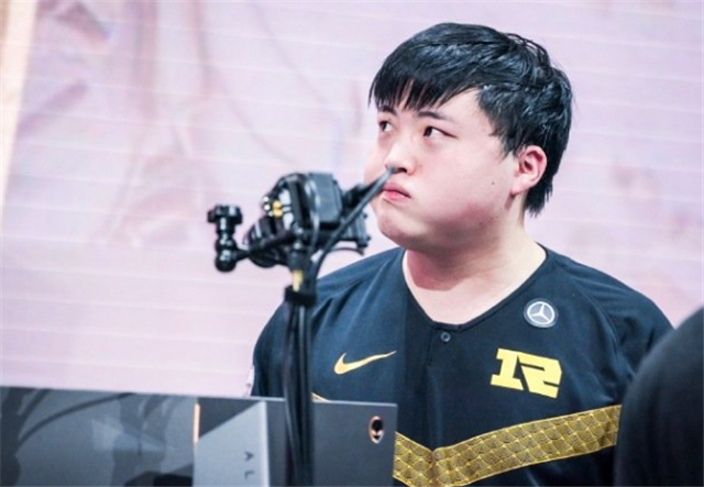 uzi登上知名国外报刊头条，还被用一个词来形容，这就是排面