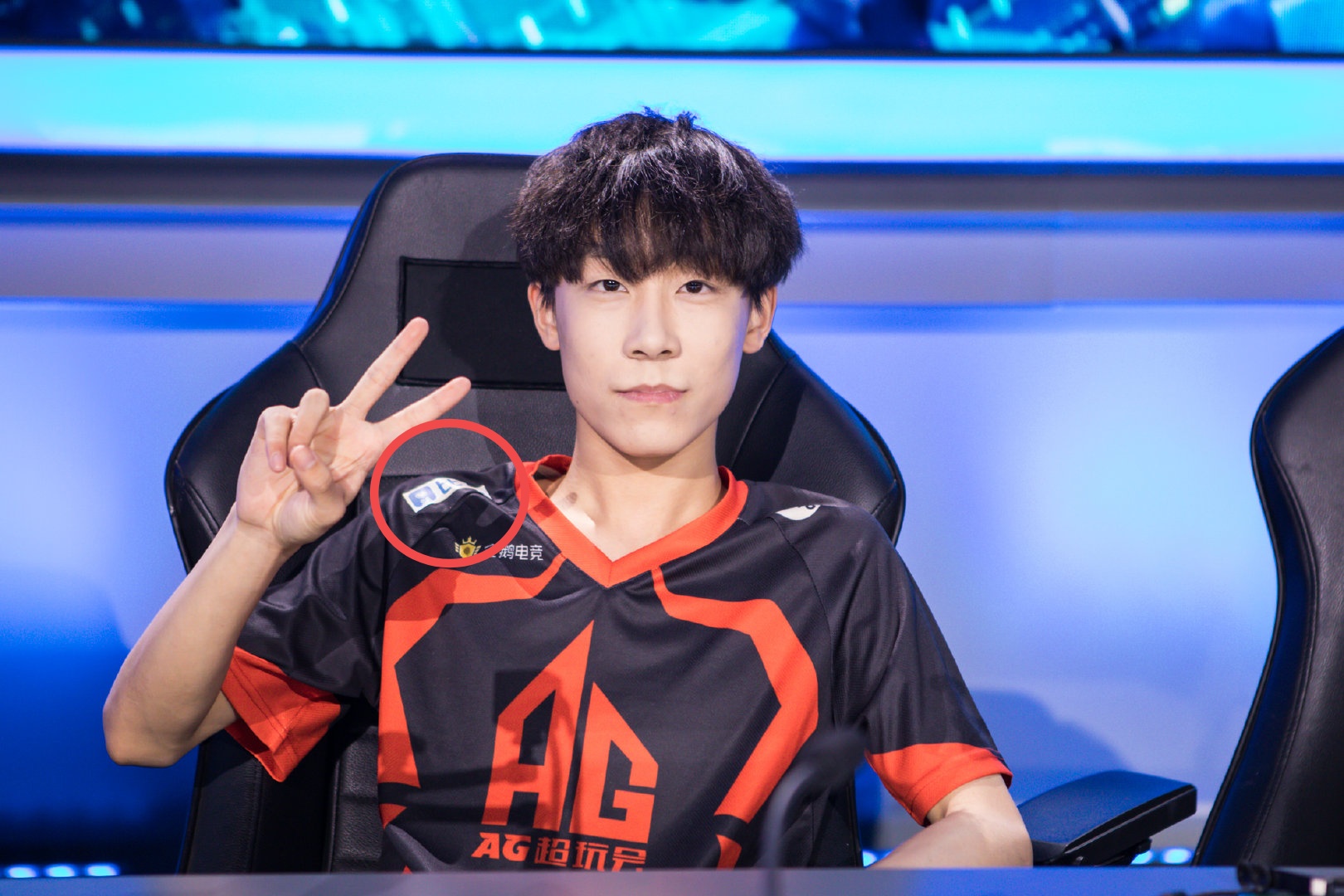 KPL：TS卑微了，豪取12连胜却帮人打广告，TS欠薪真相了