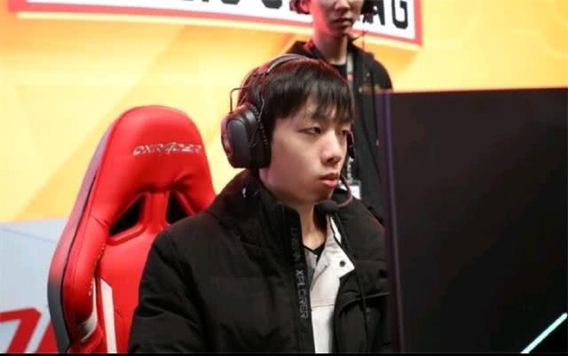 EDG2：0吊打OMG，赛后网友怒喷官博：SMLZ是最被高估的AD选手