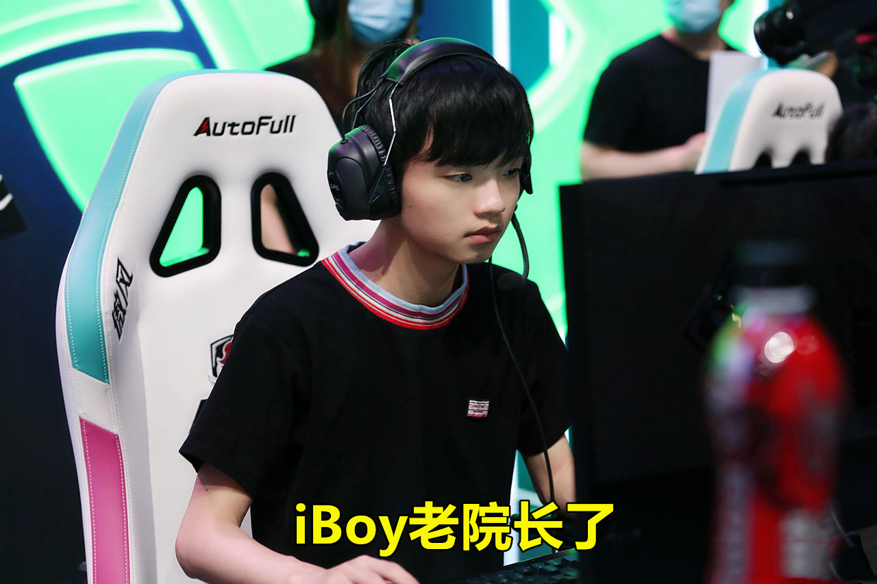 VG下路iBoy残血，是如何反杀腕豪和日女？厄斐琉斯还得削！