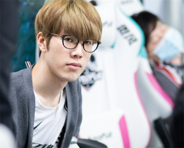 theshy拿手英雄被削，他终于准备弥补自己的弱点，战绩却很不乐观