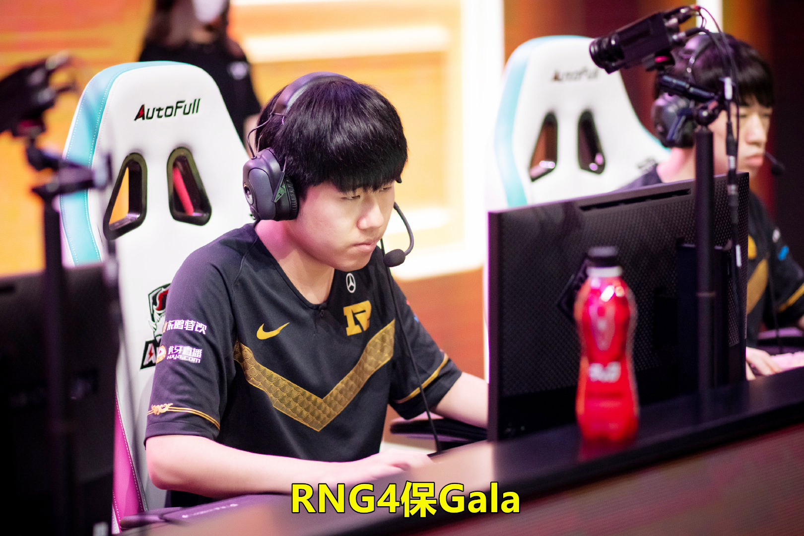 EDG经典被翻盘，RNG再次玩起4保1，Gala完美融入体系