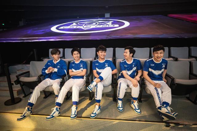 王者荣耀：诺言转型跨度大！QG零封eStarPro，状态渐佳！