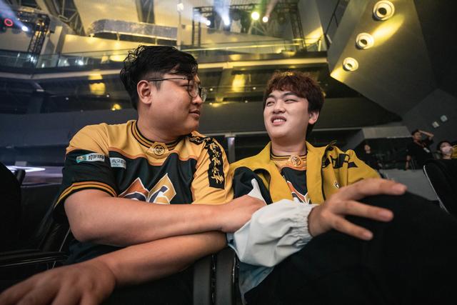 QG770打上2000分，公认“老年人”操作，没想到还是巅峰赛野王