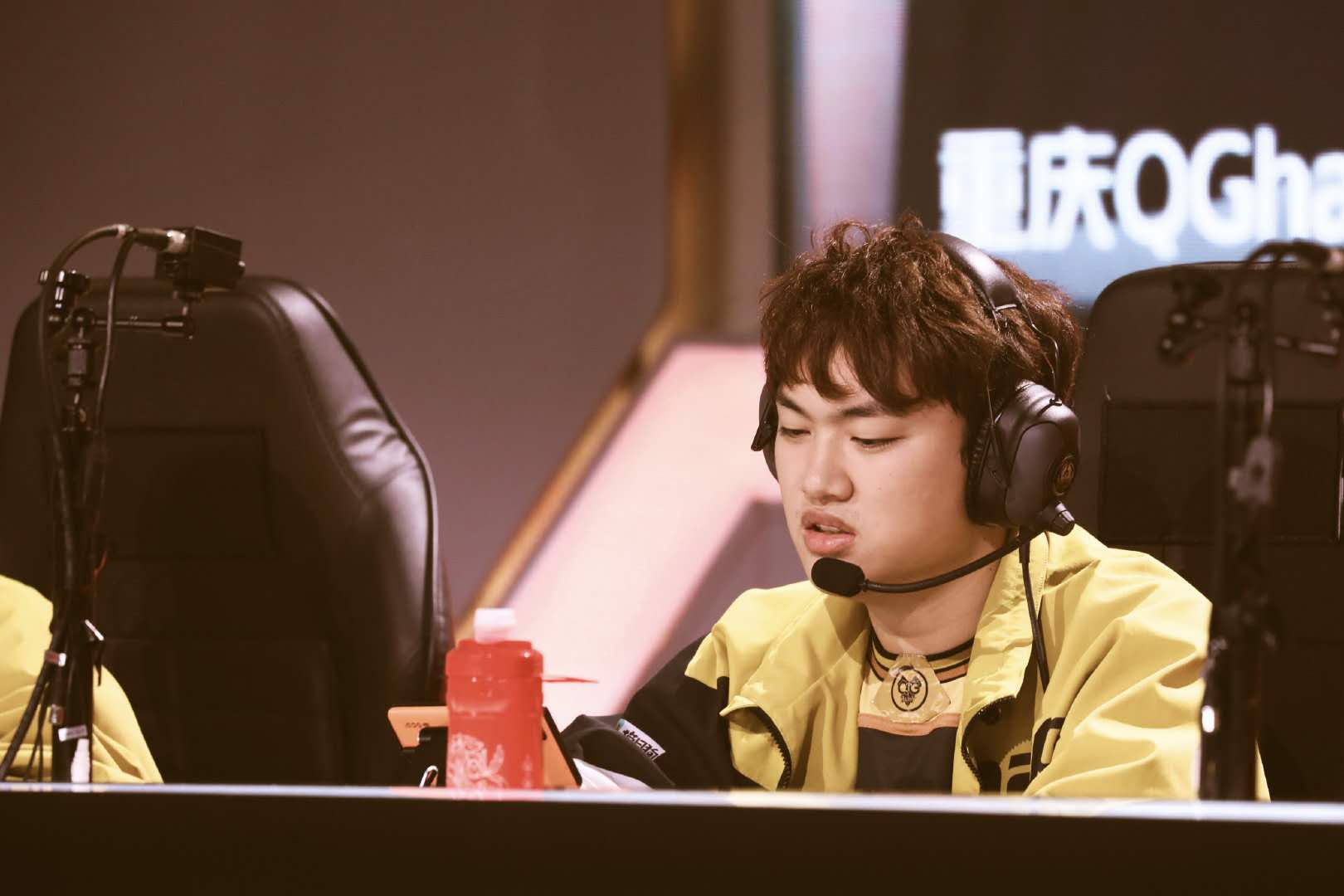 QG淘汰赛阵容：妖刀Hurt继续首发，许诺无压力，Giao将轮换登场！