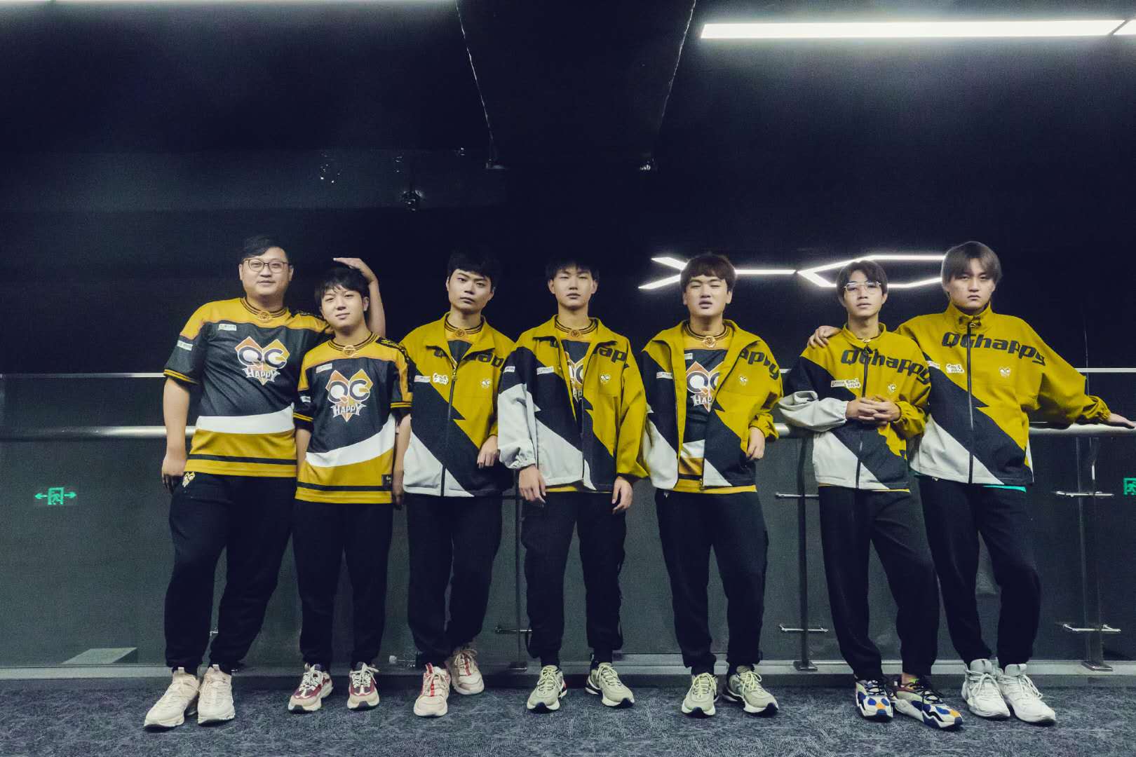 QG淘汰赛阵容：妖刀Hurt继续首发，许诺无压力，Giao将轮换登场！