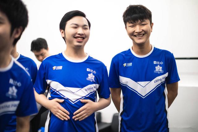 王者荣耀：QG老板强势回怼月光，终于明白estarpro为何重用诺言