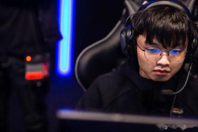 LPL比赛千杀榜 第23位王者即将诞生 IBOY再现传奇？