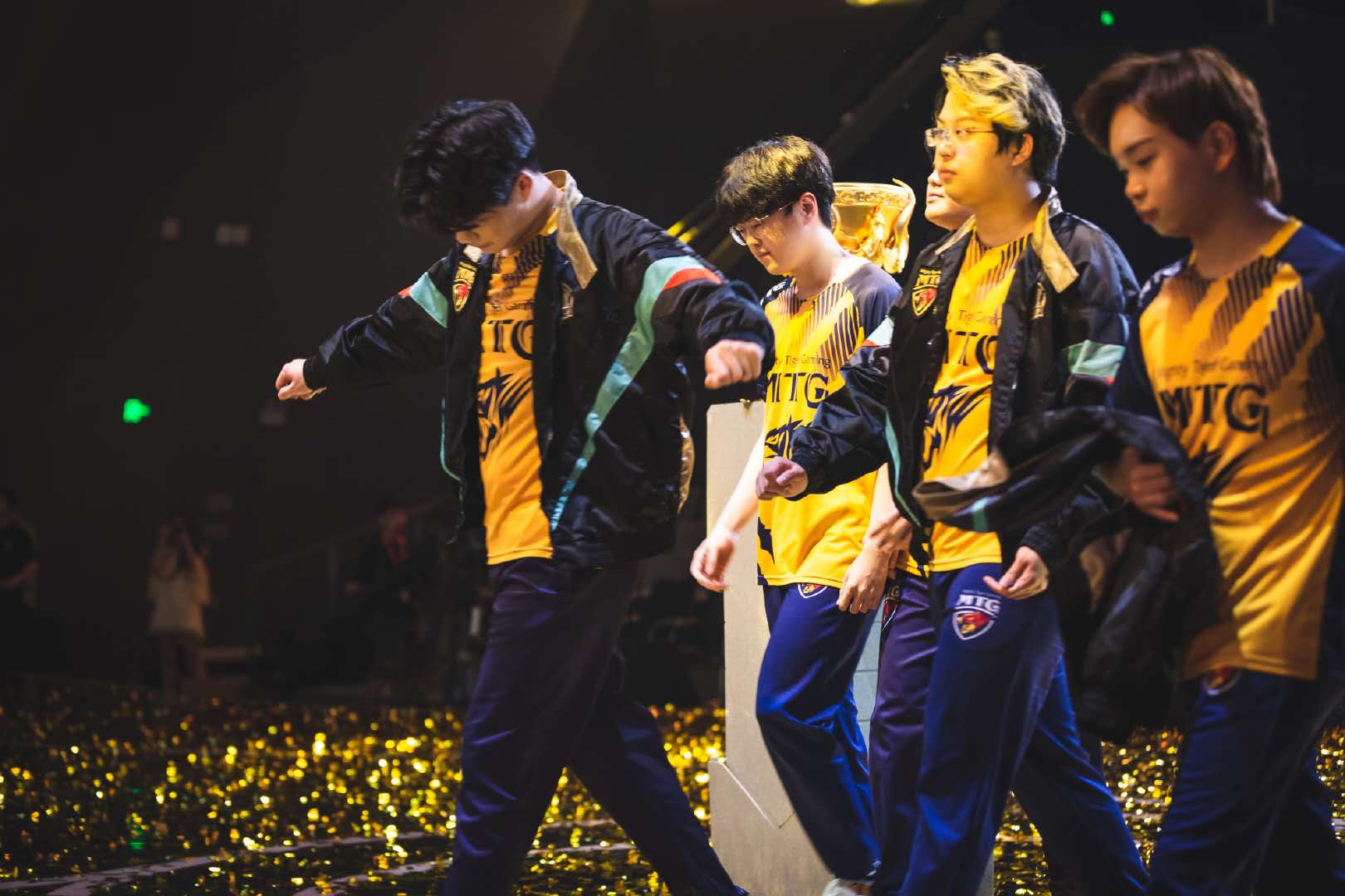 DYG4-1横扫MTG，晋级决赛，久诚被完美“针对”，评价守约是废物！