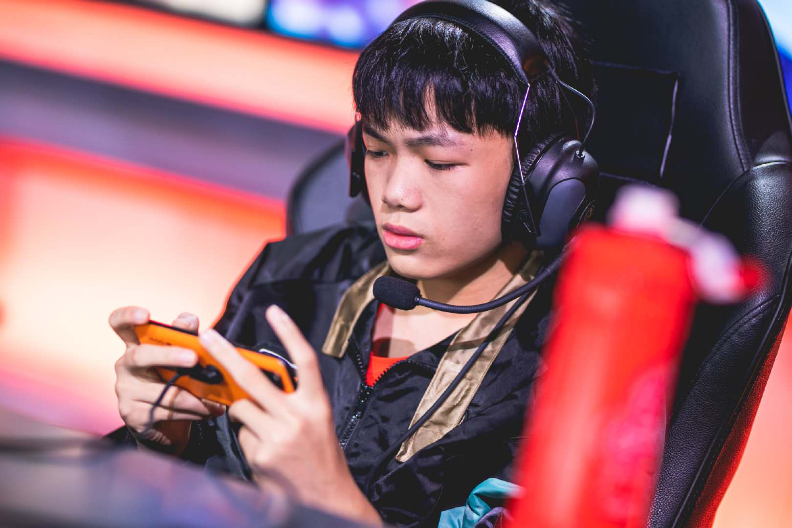 DYG4-1横扫MTG，晋级决赛，久诚被完美“针对”，评价守约是废物！