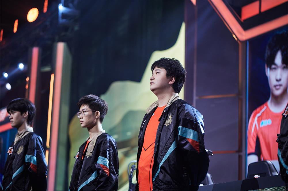 DYG终于不是四强了，久龙希望久诚能够拿到第四个FMVP！