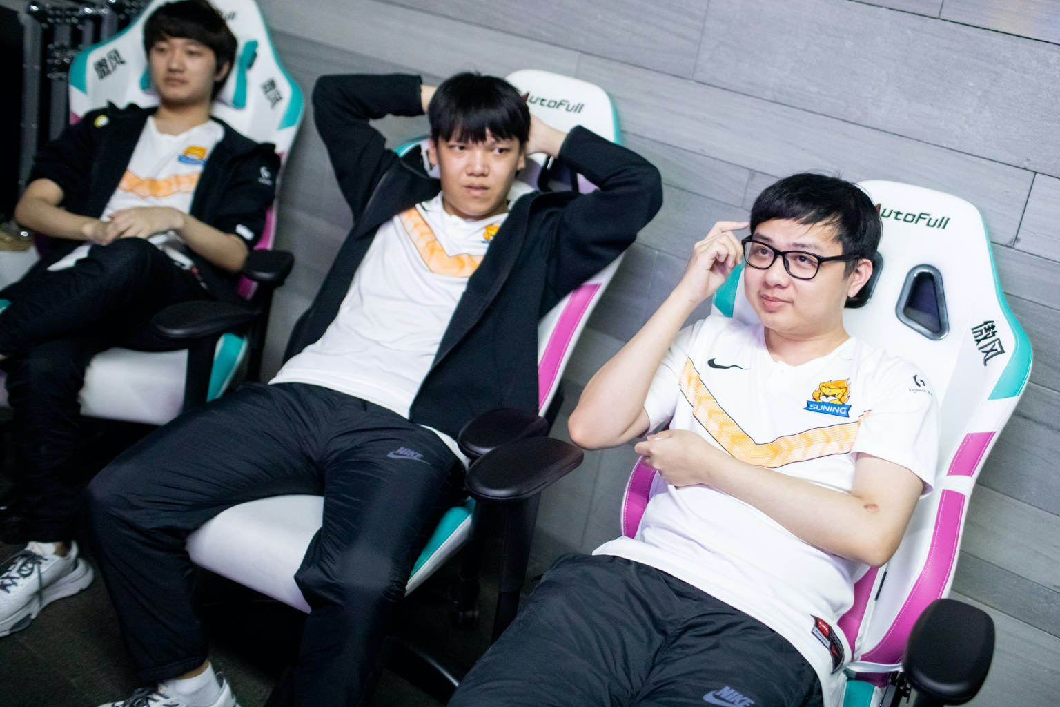 LPL季军赛LGD惨败SN，国内外网友是怎么看的？这肯定是在藏招了