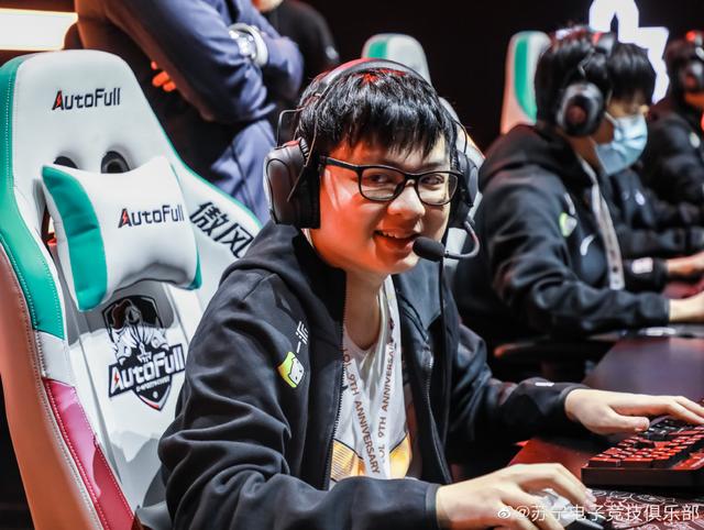 越南赛区无法参加S10 VCS赛区官推更新：支持sofm！