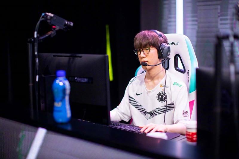 IG与LGD冒泡赛后，LPL官方行为引争议，粉丝：LGD太冤了