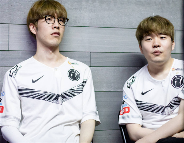 曾击败theshy的FNC上单来到LPL，很快有人找上门，他直接曝光