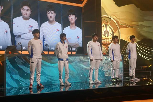 KPL开赛海报被“御三家”统治，猫神不打比赛也是C位，TS毫无排面