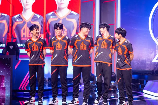 王者荣耀：WB.TS教练指挥失当，惨败于AG超玩会！理由有三