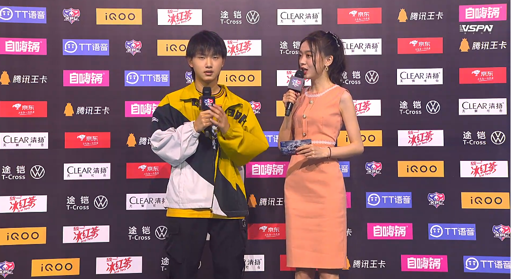 DYG零封QG开启连胜模式，Fly说出刺痛玩坦克的原因！