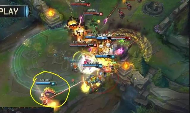 EDG再次成为耻辱柱！世界赛八强名场面：EDG被翻盘成为SKT背景板