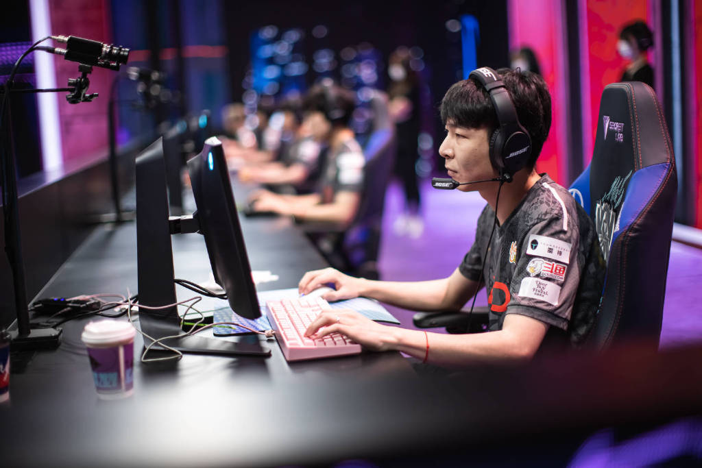 S10入围赛11场比赛，LGD惊心动魄晋级小组赛背后，还存在什么问题？