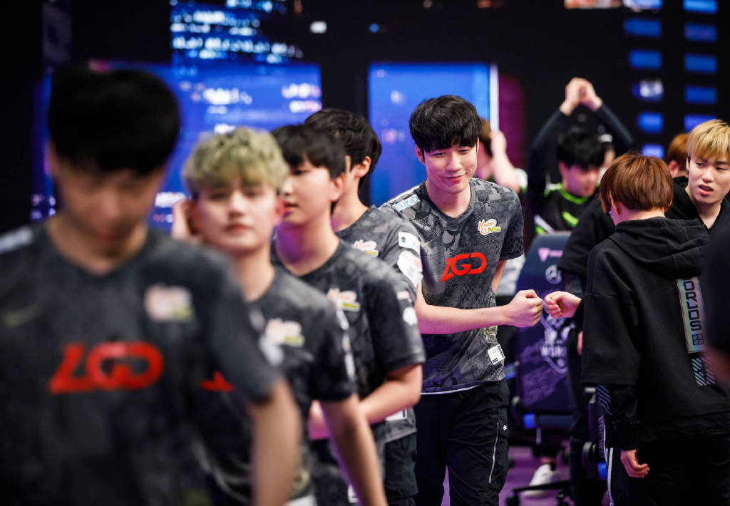 S10入围赛11场比赛，LGD惊心动魄晋级小组赛背后，还存在什么问题？