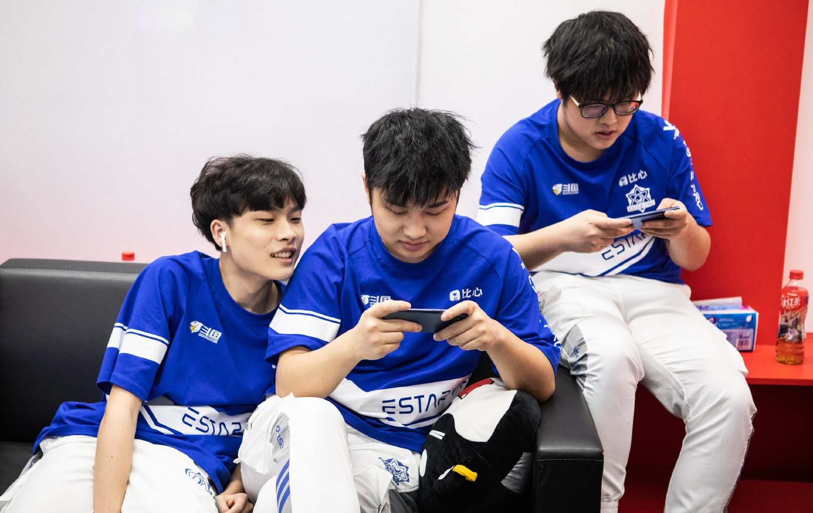 KPL给16支队伍“评级”：DYG是王炸，AG和e星同级别，Ts靠后排