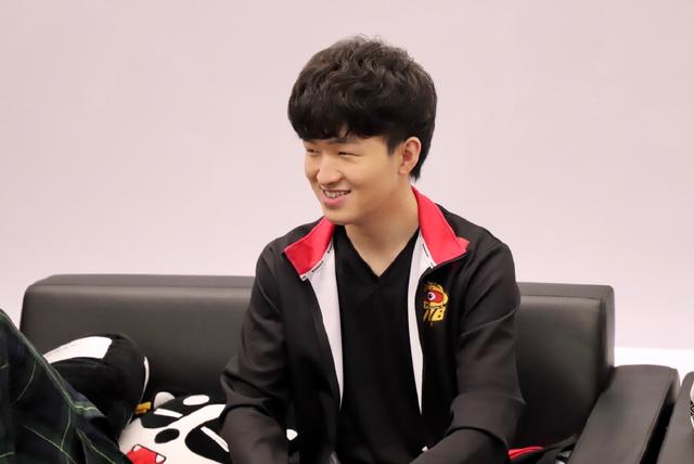 王者荣耀：DYG再度碰撞WB.TS！鹿死谁手？关键还看“暖阳”！