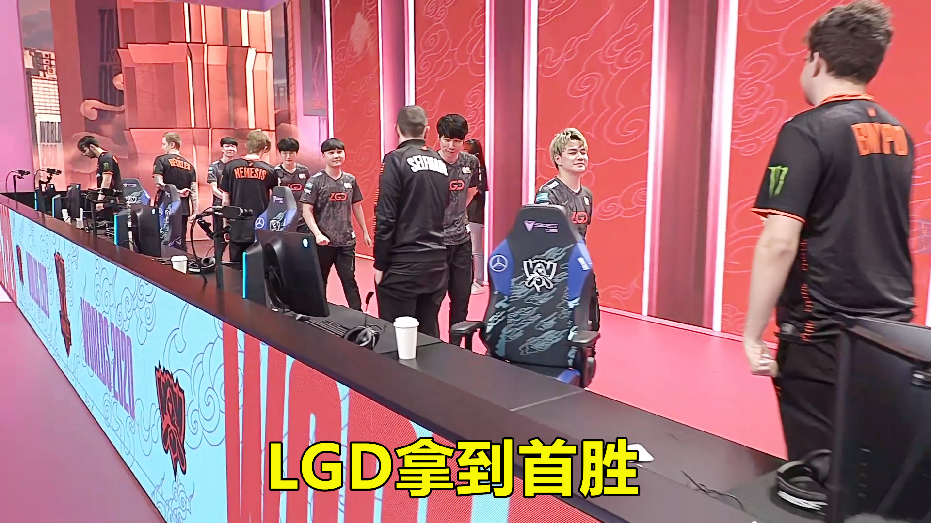 LGD斩获S10首胜，兮夜进场打趴FNC，LPL赛后打脸Rekkles