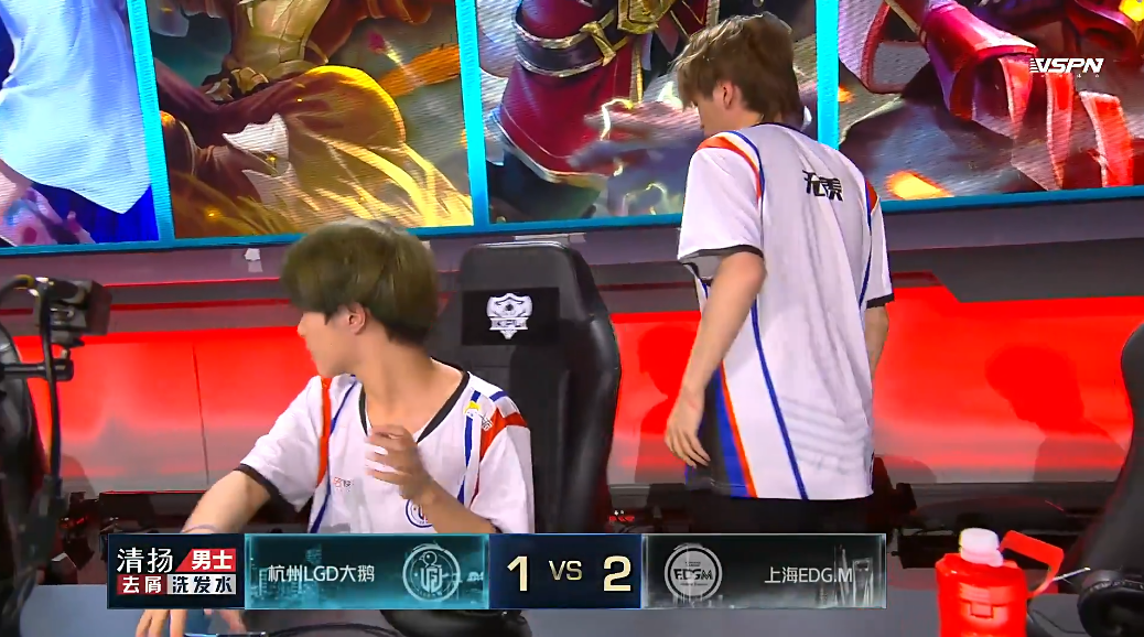 EDGM“蔡文姬体系”搞晕LGD！小北蔡文姬出装值得我们学习！