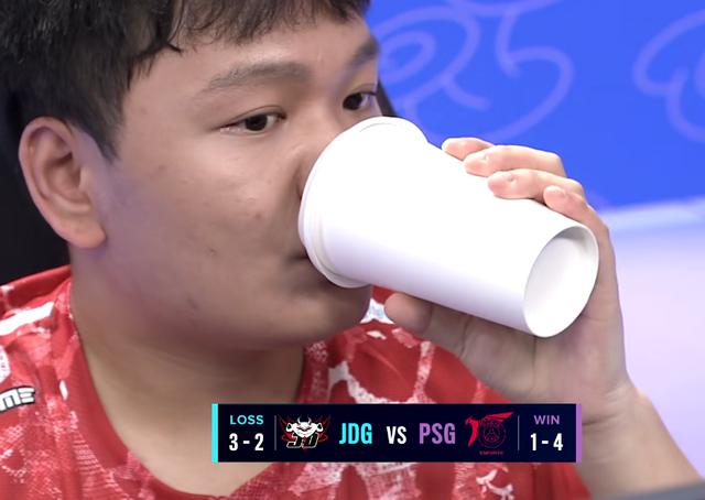 惨遭水鬼碾压！JDG全程落后不敌PSG 确定小组第二晋级八强