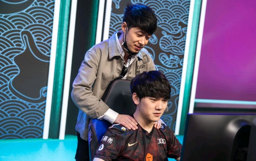 LPL解说谈JKL：他和UZI风格完全不一样，对比之下UZI更难！