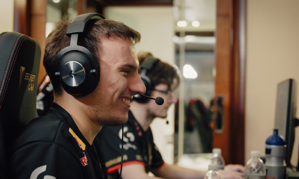 虎牙S10：DWG模仿G2赛后整活，被欧美粉丝狂喷，G2老板：别输不起