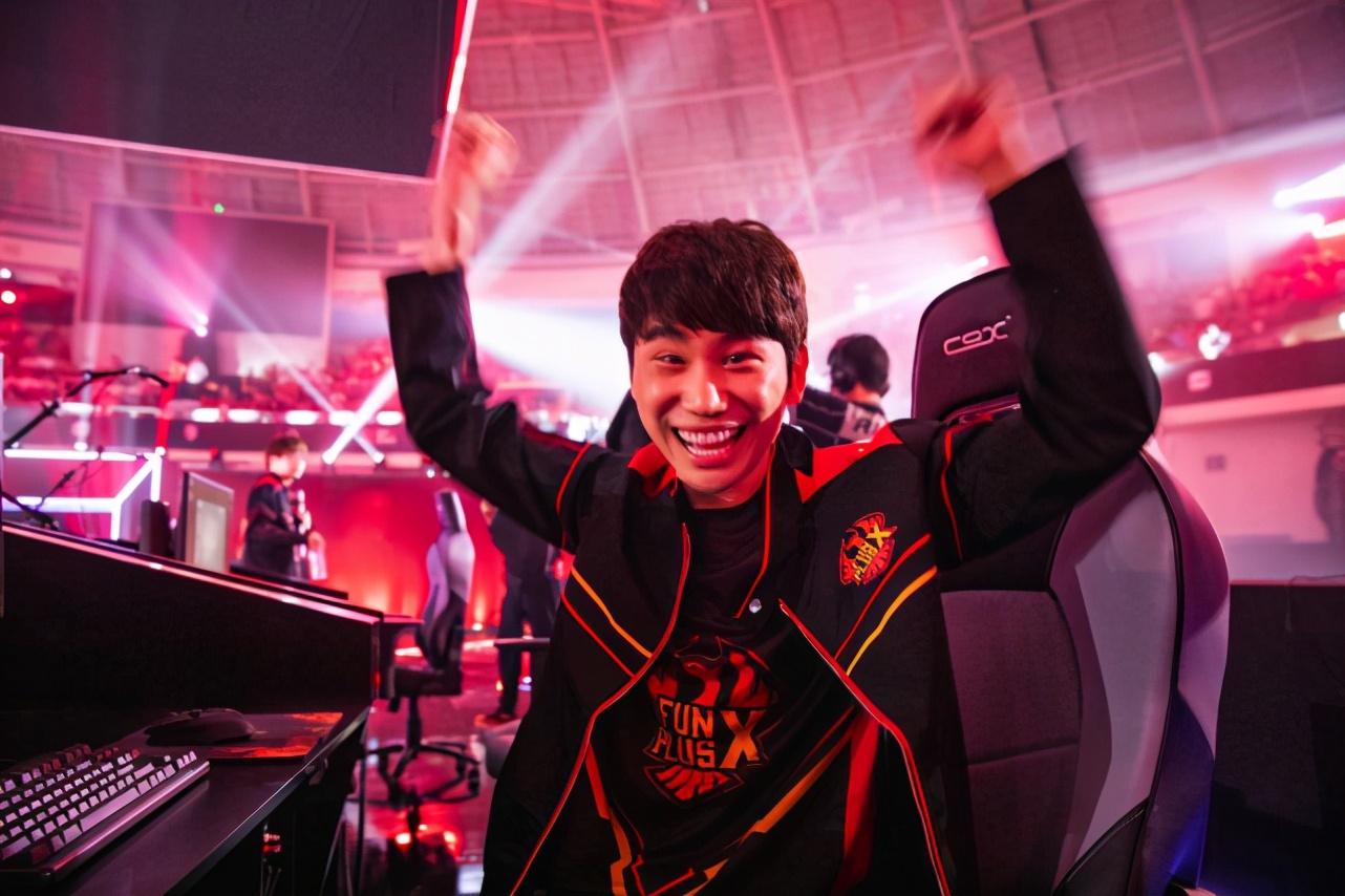 最惨选手诞生了！Doinb：我在韩国要戴帽子戴眼镜，生怕被打