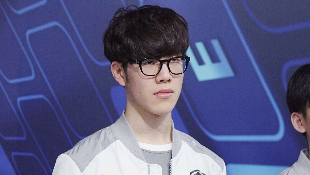 Theshy阿bin谁更强？此人放下狠话，你怕是没见过我的狗熊！