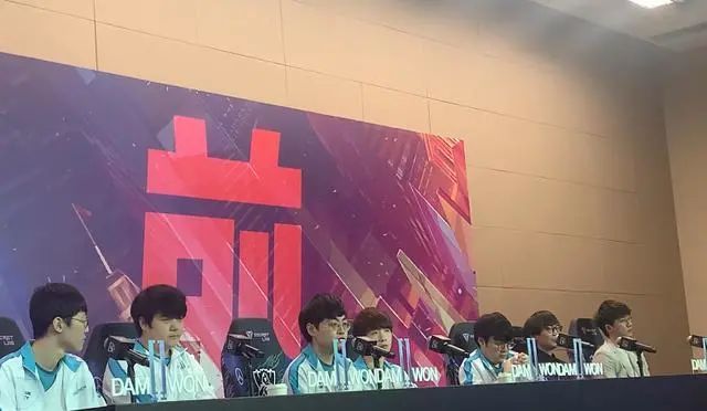 DWG赛前喊话：90％赢下比赛；UZI昔日替补遭遇不公，午夜4点被俱乐部扫地出门