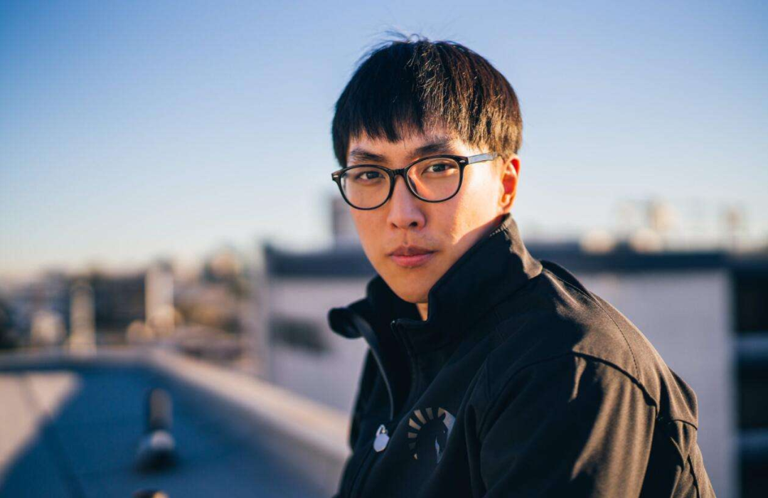 DWG赛前喊话：90％赢下比赛；UZI昔日替补遭遇不公，午夜4点被俱乐部扫地出门