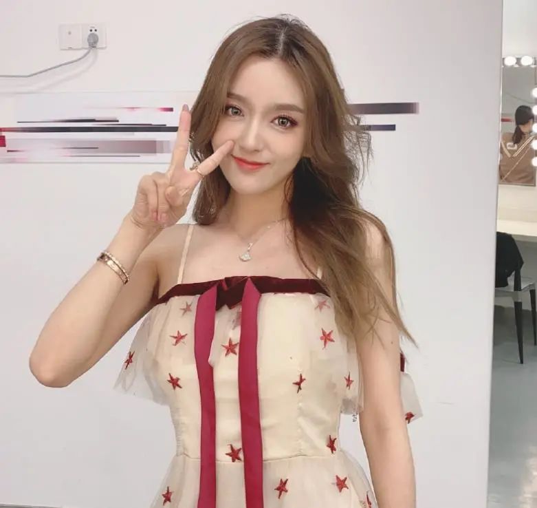 DWG赛前喊话：90％赢下比赛；UZI昔日替补遭遇不公，午夜4点被俱乐部扫地出门