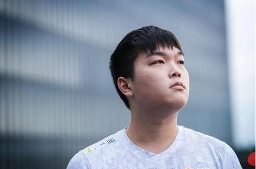 英雄联盟：S10全球总决赛LPL收获最大的宝贝只有阿Bin