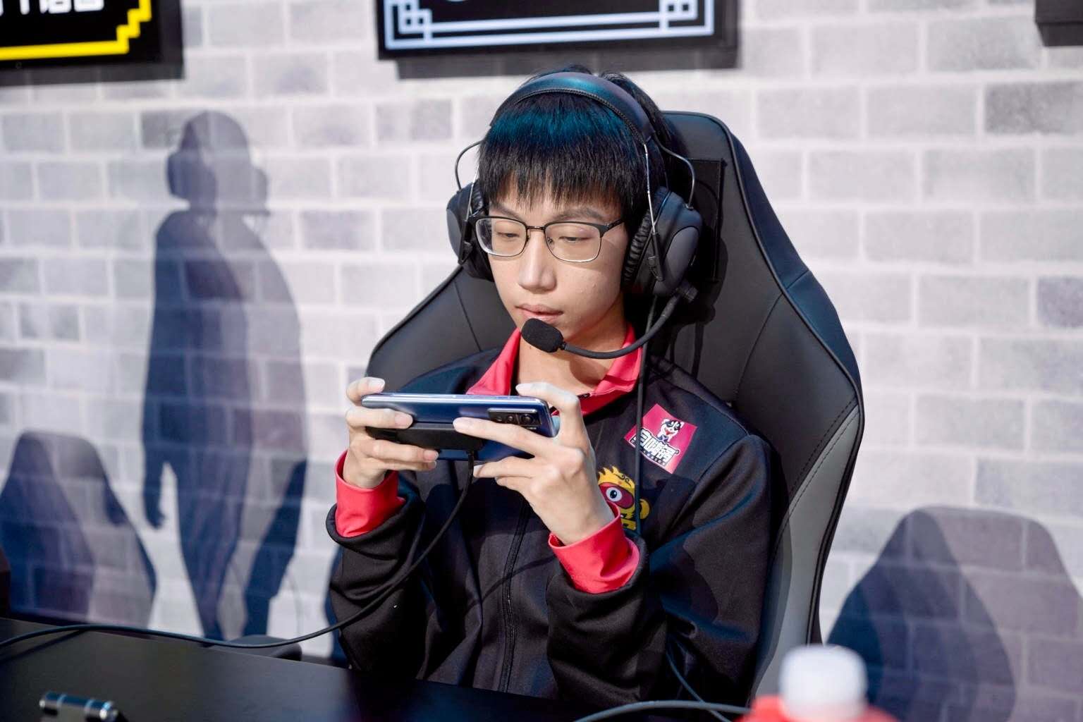 KPL周年庆典：6大FMVP同台亮相，仅剩1人稳定首发，猫神内心失落！