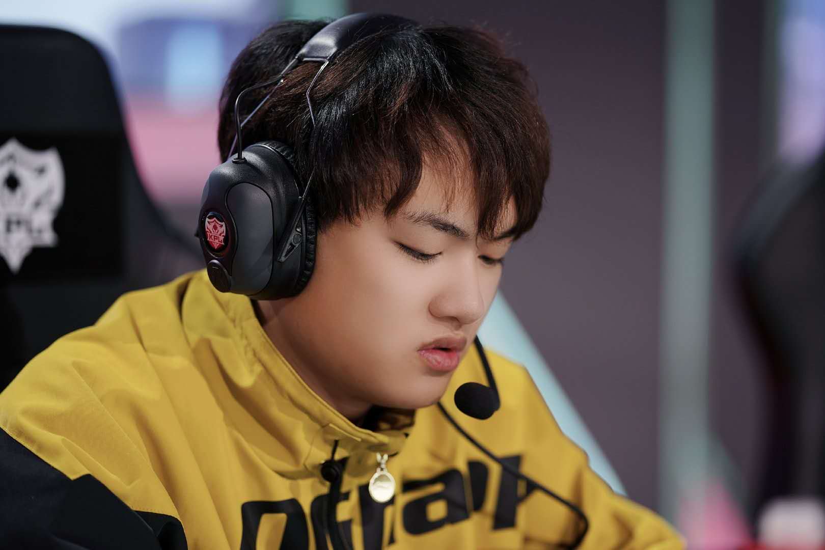 QG迎来关键一战，击败RW季后赛就稳了，首发暴露了队伍的真“核心”！