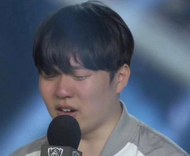 IG—Uzi还是FPX—Uzi？刘青松在排位过程中化身小迷弟