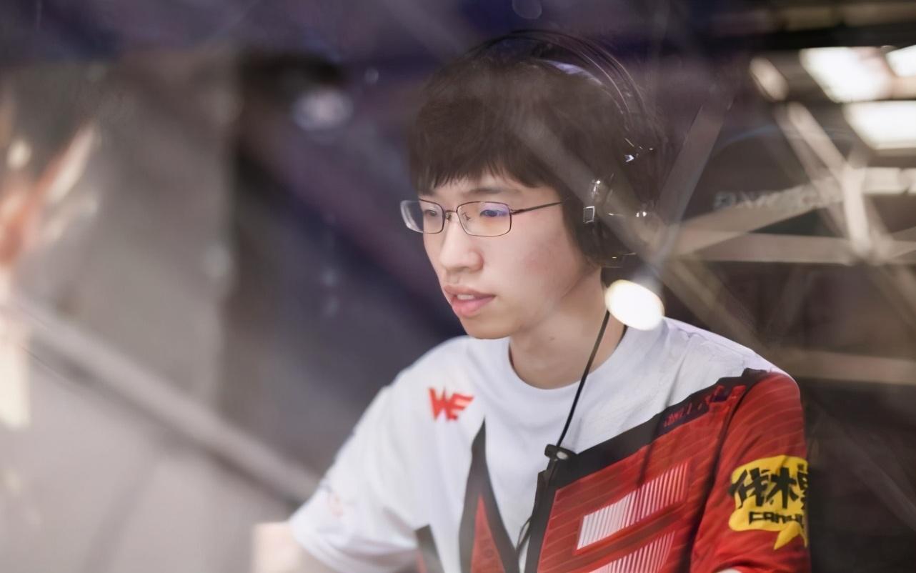 疯狂暗示悲伤加入IG！957：万一给得太多怎么办？WE还能赚一笔