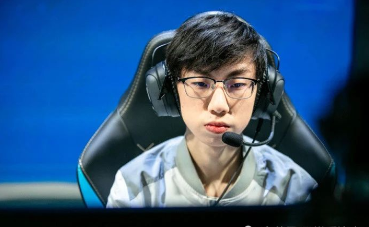 LOL：NEST小组赛IG被淘汰，官博惨遭爆破：xun尽力了！下路拉跨