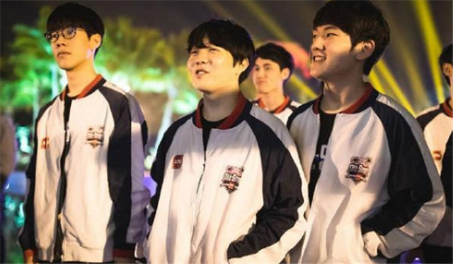 rookie吐槽LCK，对比之下LPL两点太优秀，难怪他想一直住在这里