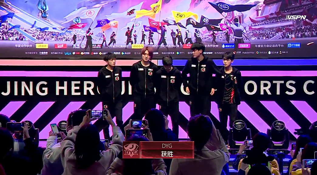 久诚“法术机关枪”嬴政太可了，DYG击败Hero，AG成最大输家！