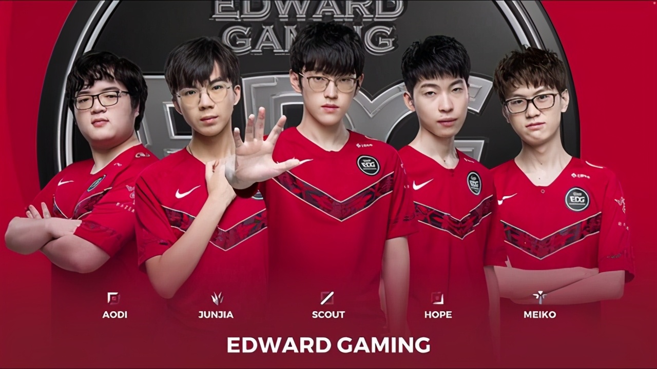 阿布让EDG完成重组了？知情人爆料：EDG核心成员续约，有大牌上单