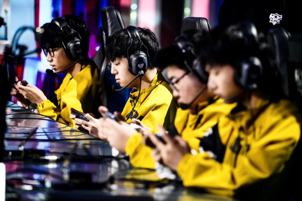 谁才是真英雄？解读estar败后诺言的笑脸与QG飞牛赛后落寞身影！